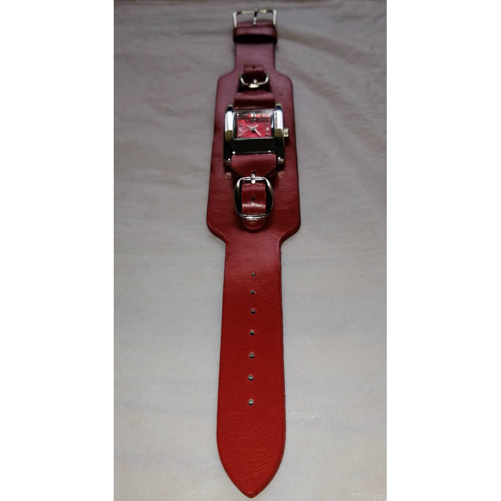 Shop Red Square Watch. Limited. Free Shipping - OzGalore